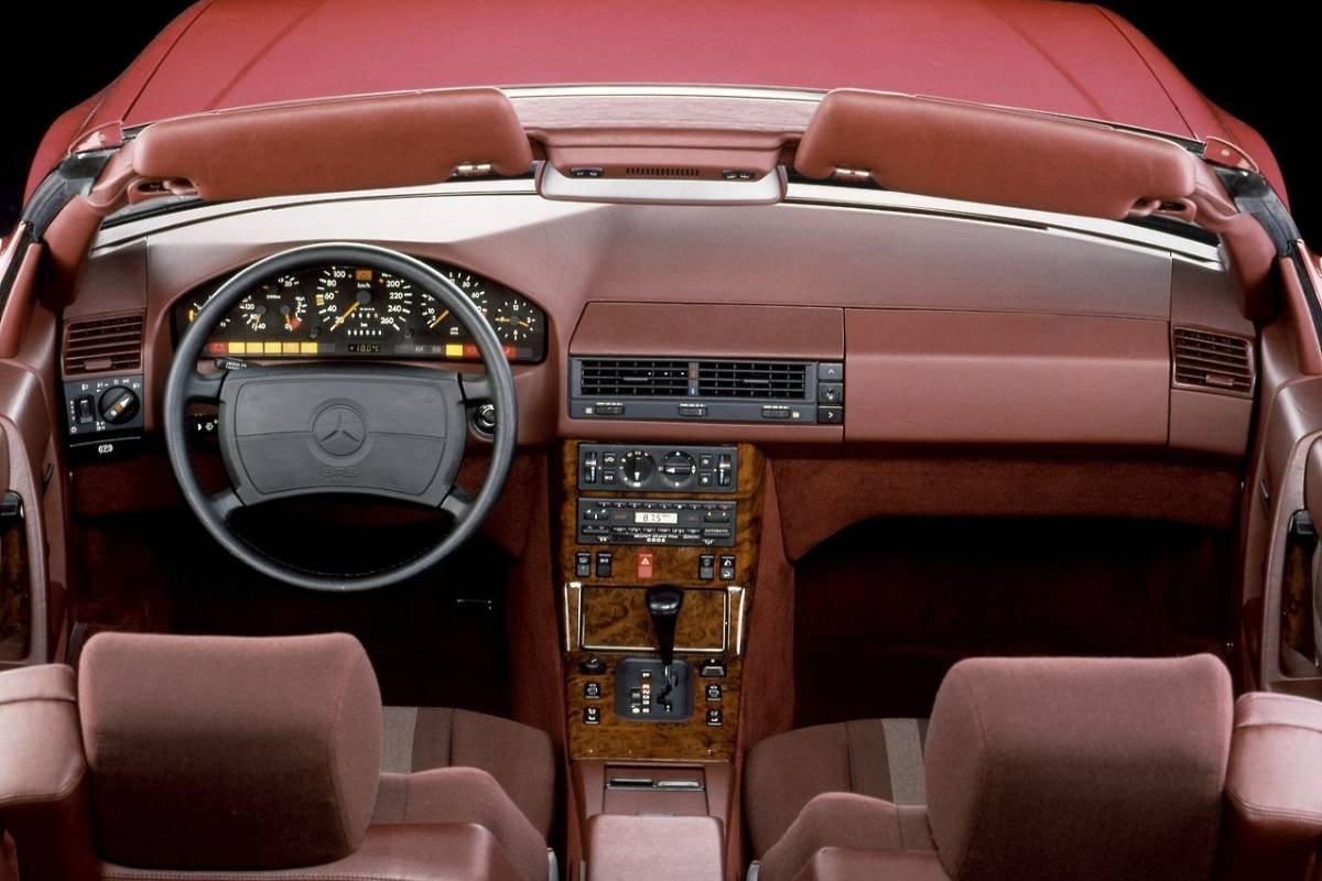 StriveME - سيارة مرسيدس المفضلة للأميرة ديانا أصبح عمرها 35 عامًا